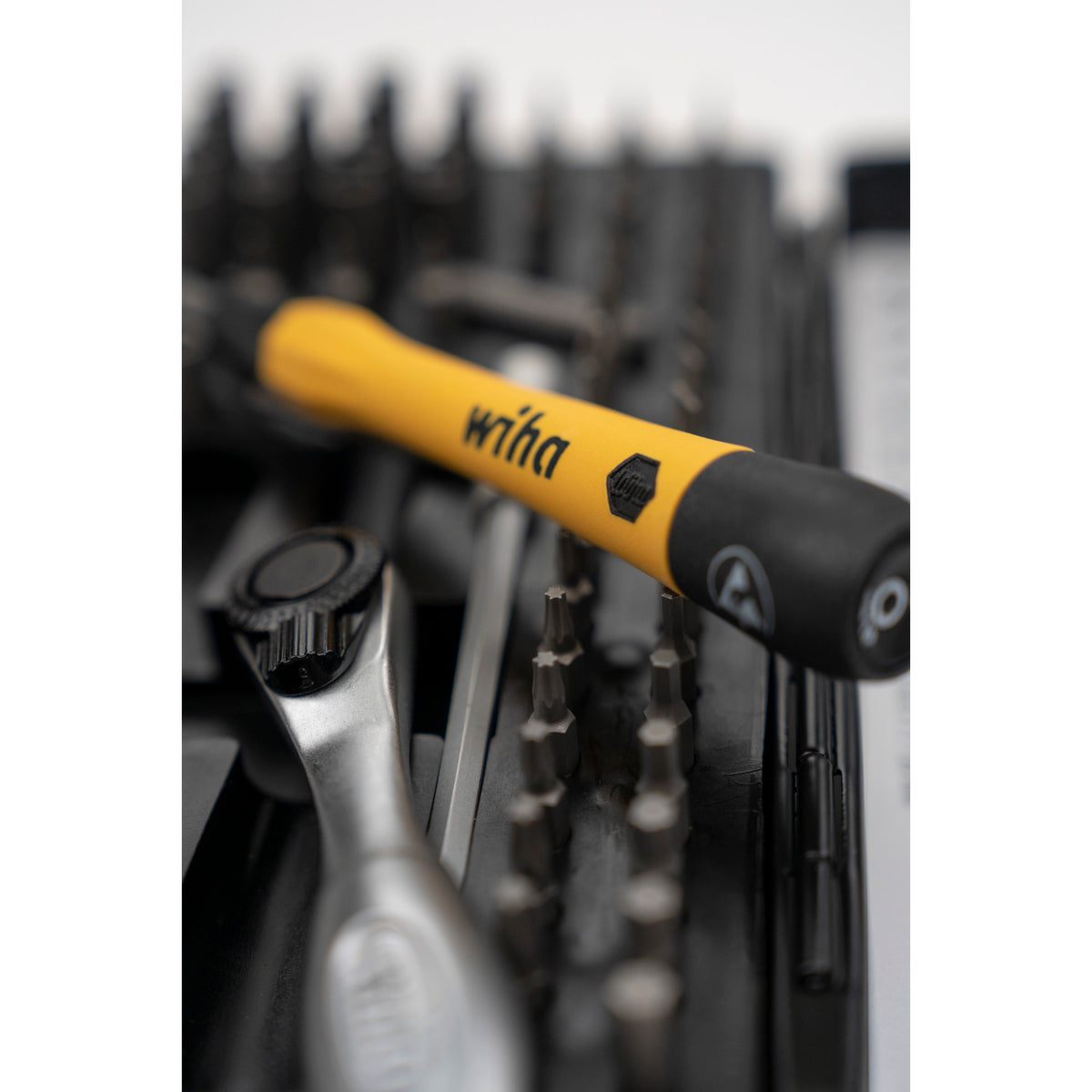 Wiha 75965 Sys 4 Master Tech Ratchet Micro Bit Set